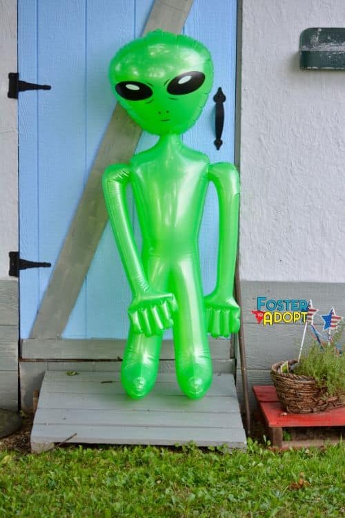 Alien Scavenger Hunt for a Space Party | Get Your Holiday On