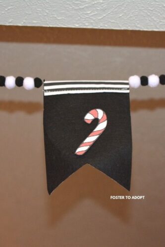 How to Make a Candy Cane Scavenger Hunt | Get Your Holiday On