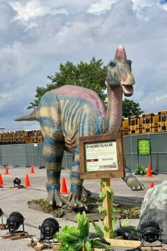 DINO SAFARI - A DRIVE THRU ADVENTURE - Get Your Holiday On