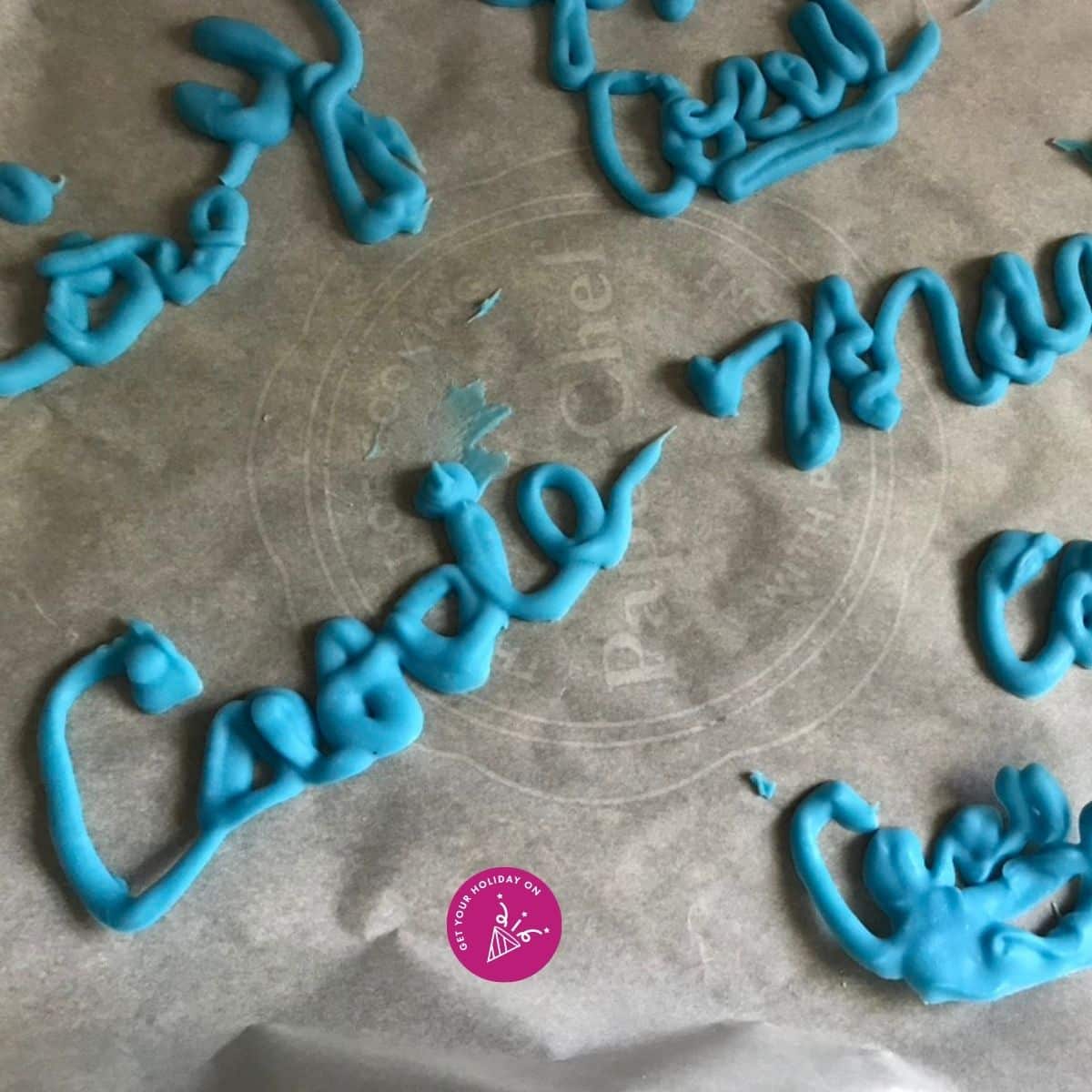 Chocolate Letters: A Unique and Creative Cupcake Decorating Idea - Get ...