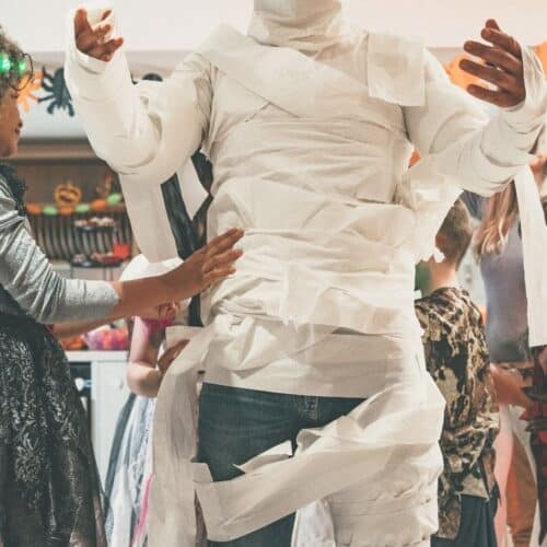 5 Minute Fall Party Games Perfect for Halloween | Get Your Holiday On